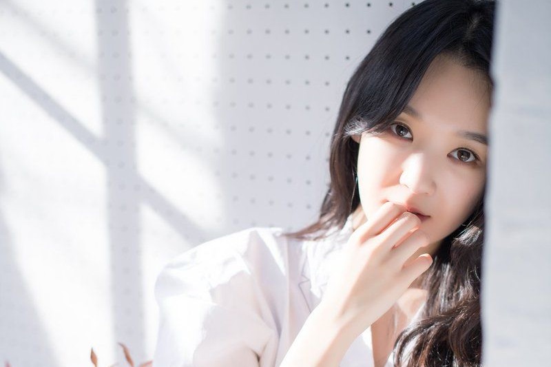 Kang Min Kyung Beri Donasi kepada Anak-anak Penderita Kanker - Vibrance