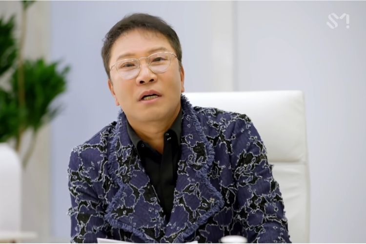 Lee Soo Man Ungkap Rencana SM Entertainment di Masa Depan - Vibrance
