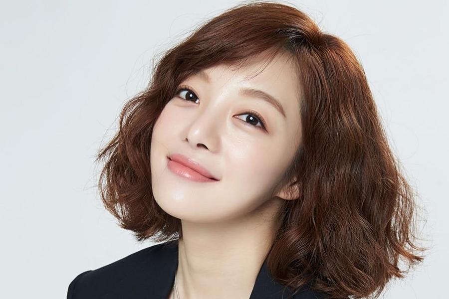 Hwang Bora Umumkan Kelahiran Anak Laki-laki - Vibrance
