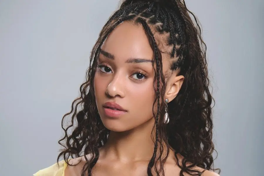 KATSEYE Tampil di Panggung "MAMA Awards 2024" Tanpa Kehadiran Manon - Vibrance