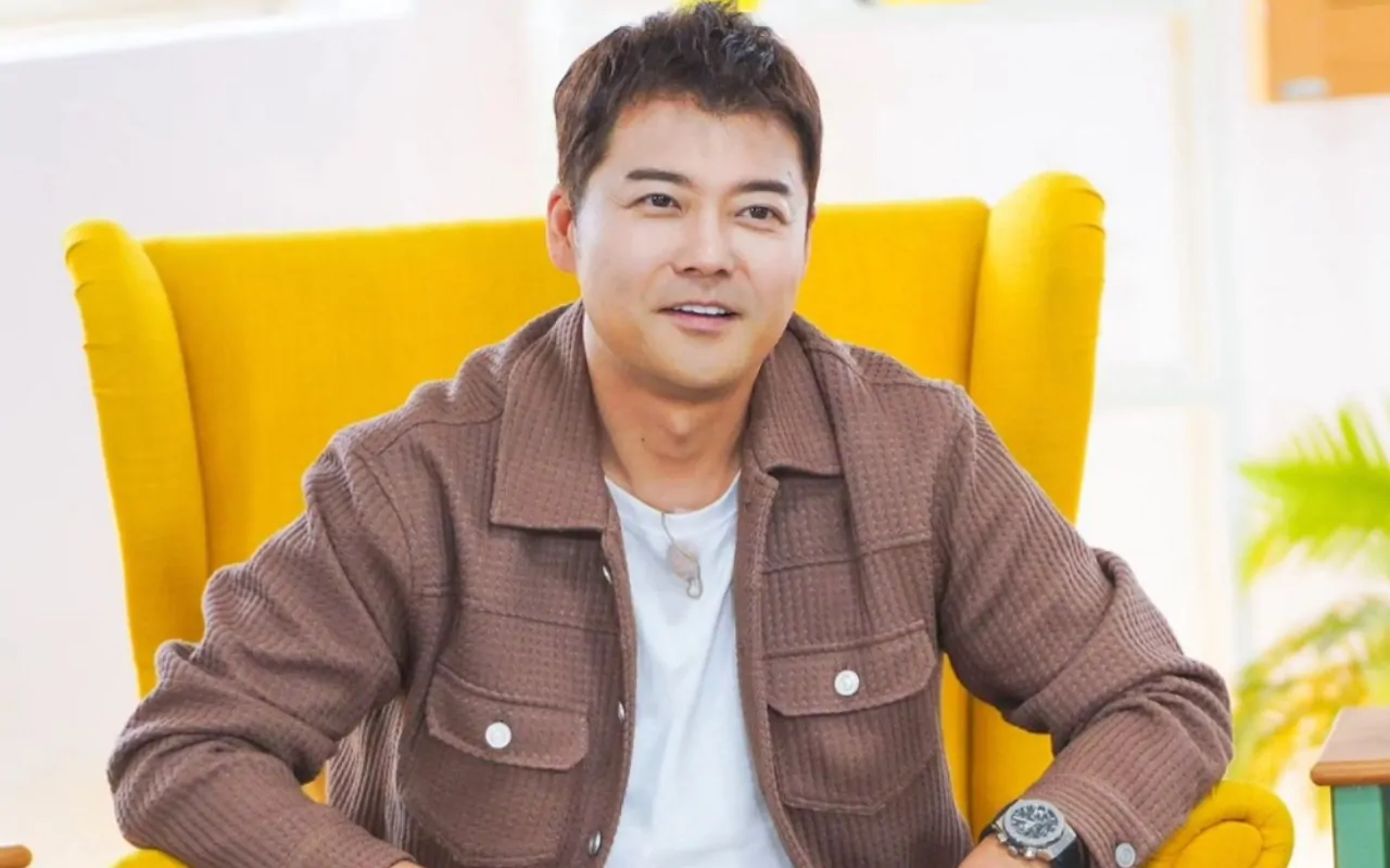 Jun Hyun Moo Gelar Pameran Lukisan Solo di Seoul - Vibrance