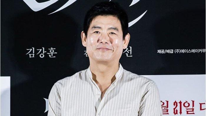 Sung Dong Il Ikut Bermain dalam Drama "Typhoon Company" - Vibrance