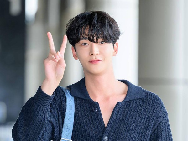 Rowoon akan Gelar Fan Meeting "Before Blooming" di Korea - Vibrance