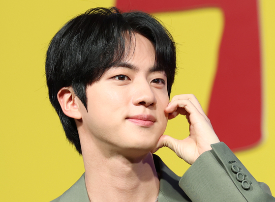 Jin BTS Kembali Menjadi Bintang Tamu “The Tonight Show Starring Jimmy Fallon” pada 21 Mei 2025 ...