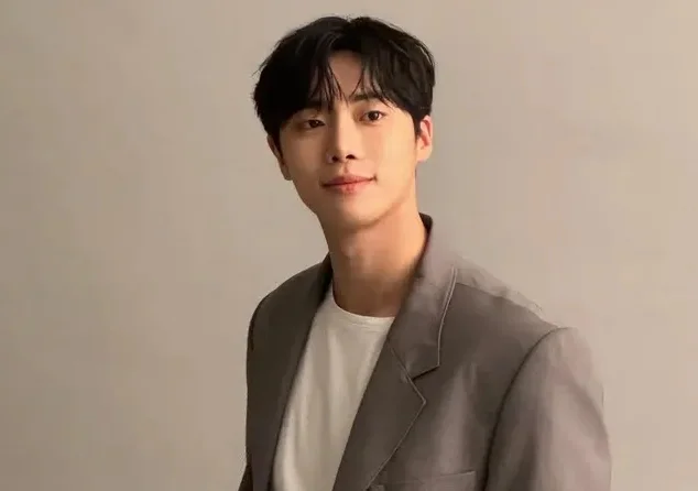 Choo Young Woo Akhirnya akan Resmi Debut sebagai Musisi - Vibrance