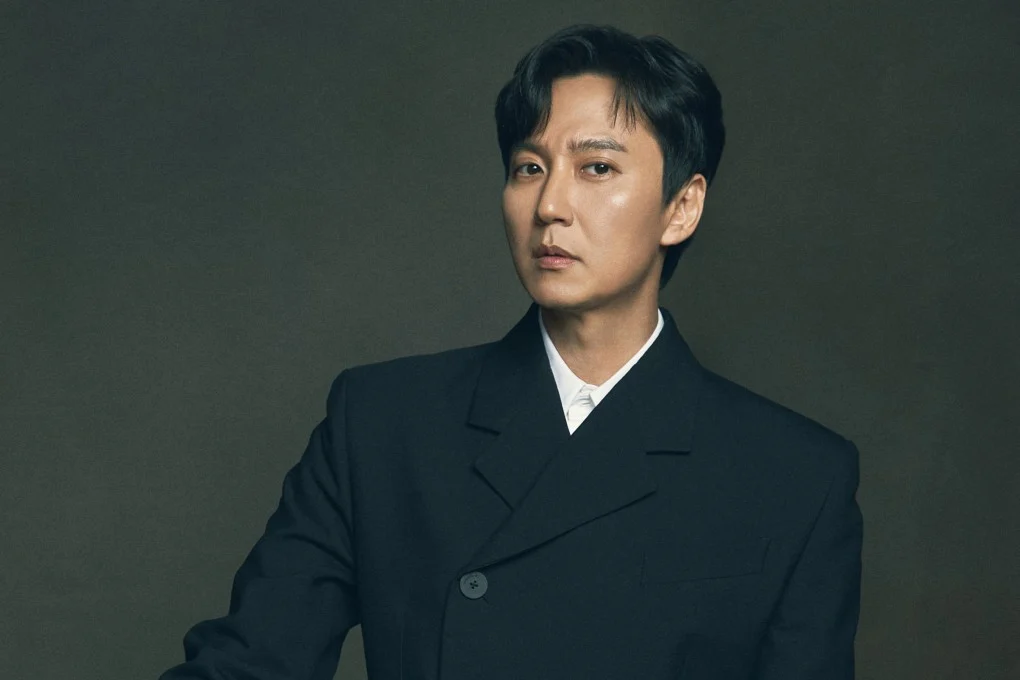 Kim Nam Gil Gelar Pameran Seni yang Diikuti 10 Seniman Muda - Vibrance